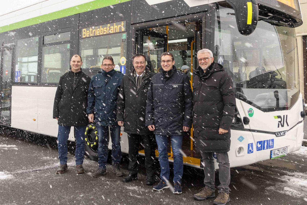 Hürth und RVK präsentieren erste Wasserstoffbusse der nordirischen ...