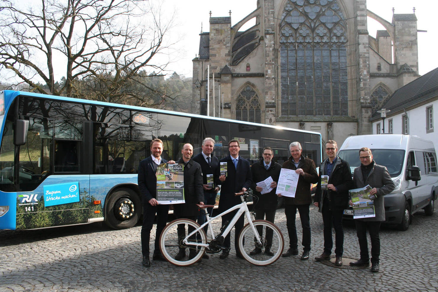 Bergischer FahrradBus und Bergischer WanderBus starten in die neue Saison Bergischer FahrradBus und Bergischer WanderBus starten in die neue Saison